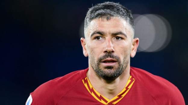 Aleksandar Kolarov: Inter Milan sign defender from Roma - BBC Sport