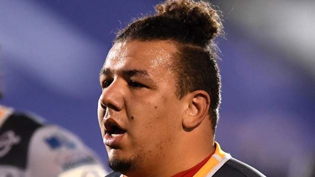 Javan Sebastian: Scarlets prop signs new contract - BBC Sport