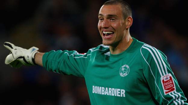 Stephen Bywater: Burton Albion goalkeeper signs new one-year contract ...