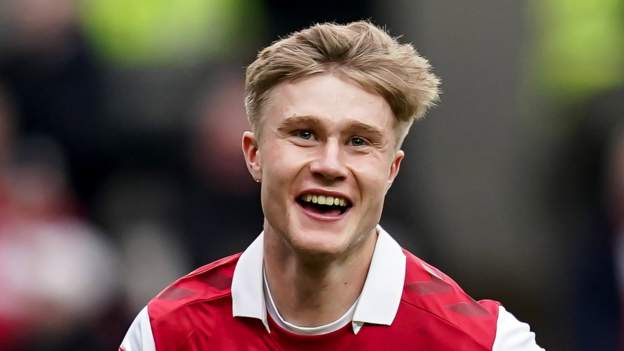 Bristol City 3-0 West Bromwich Albion: Sam Bell & Alex Scott fire ...