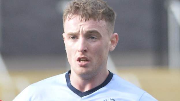 Midfielder Aaron Harkin completes move from Institute to Cliftonville ...