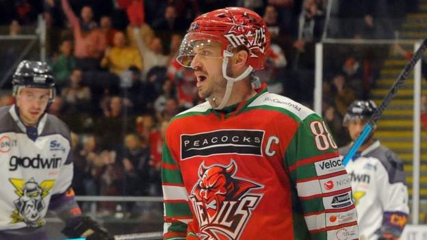 Joey Martin and Ben Bowns rejoin Cardiff Devils - BBC Sport