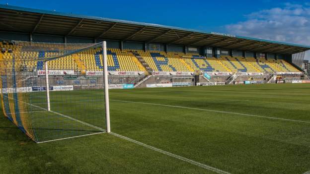 Truro City v Torquay United: 2,760 'away' fans in 2,812 crowd at ...