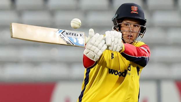 Michael Pepper: Essex batting prospect agrees two-year contract ...