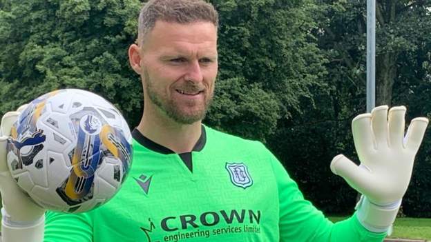 Trevor Carson: Dundee sign goalkeeper from St Mirren for undisclosed ...