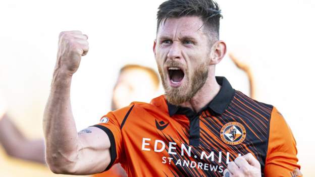 Calum Butcher: Midfielder joins Motherwell on 18-month deal - BBC Sport
