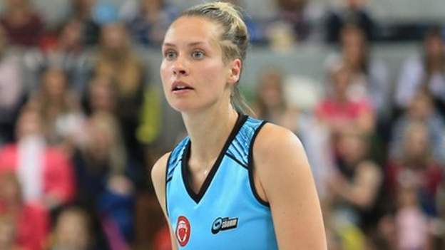 Tamsin Greenway: Surrey Storm and England player retires - BBC Sport
