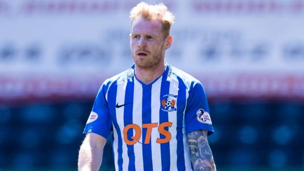 Chris Burke: Kilmarnock midfielder signs new one-year deal - BBC Sport