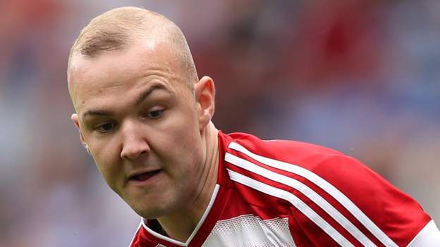 Grant Gillespie: Derry City sign Scottish midfielder until end of ...