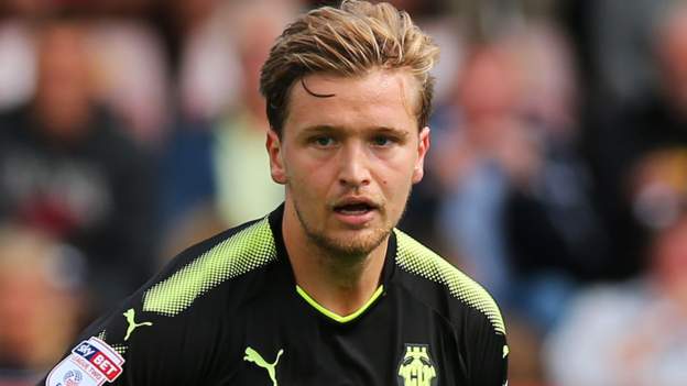 Luke Berry: Luton Town sign Cambridge United midfielder for undisclosed ...