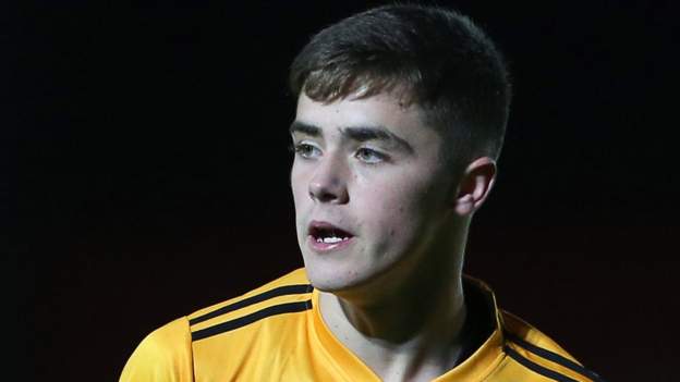 Lewis Collins: Midfielder signs first professional Newport County deal ...