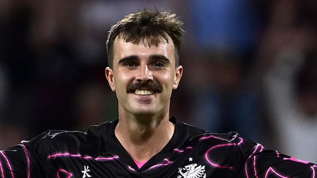 Ben Green: Somerset all-rounder signs one-year extension - BBC Sport