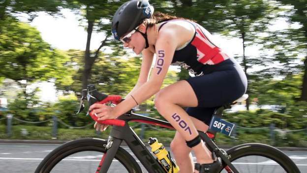 Lauren Steadman earns Para-triathlon victory in Leeds - BBC Sport