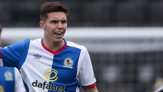 Connor Thompson: Gateshead sign Halifax midfielder - BBC Sport