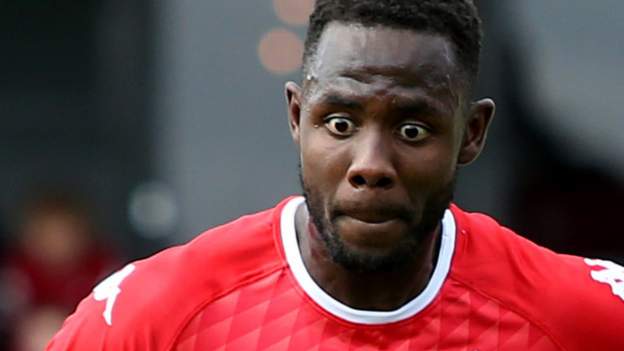 Emmanuel Dieseruvwe: Oldham Athletic sign Salford City forward on loan ...