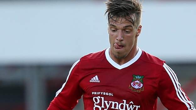 James Gray: Southport sign former Wrexham and Accrington striker - BBC ...