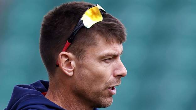 Simon Cook: Kent name bowling coach as director of cricket - BBC Sport
