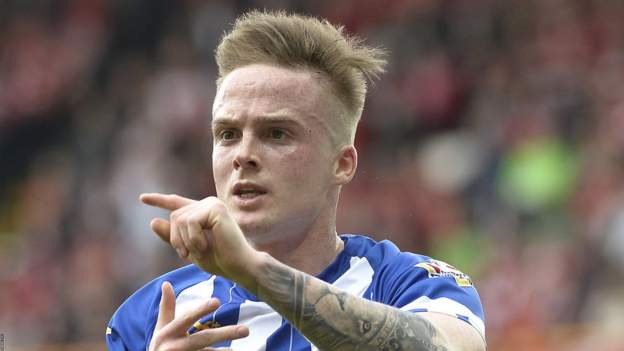 Aaron Burns: Coleraine midfielder leaves by 'mutual consent' - BBC Sport