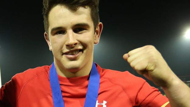 Junior World Championship: Osprey Owen Watkin left out of Wales Under ...