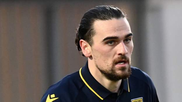 Ciaron Brown: Oxford United defender to face no action from FA over betting allegations - BBC Sport