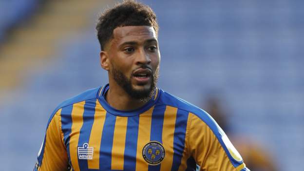 David Davis: Shrewsbury re-sign ex-Wolves and Birmingham midfielder ...