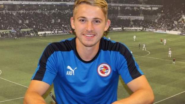 Reading: Academy graduate Jake Sheppard signs new contract - BBC Sport