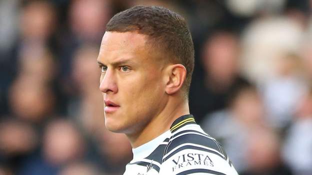 Kane Evans: Hull FC prop leaves club to return to Australia - BBC Sport