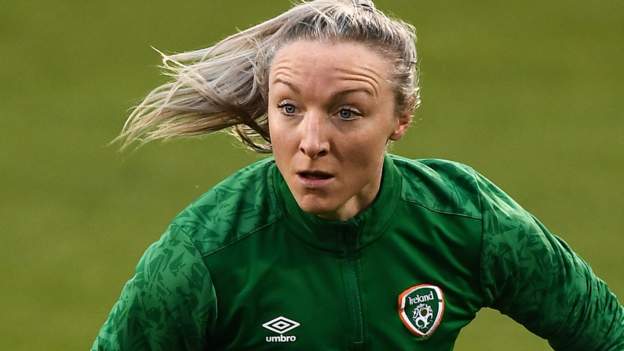 Louise Quinn: Birmingham City sign Republic of Ireland centre-back ...