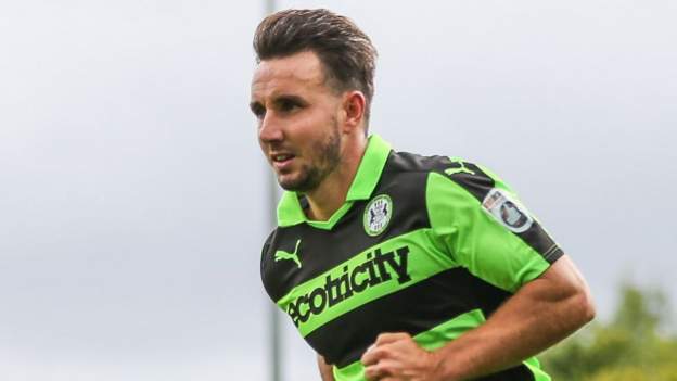 Matt Tubbs: Forest Green Rovers striker signs for Sutton United - BBC Sport