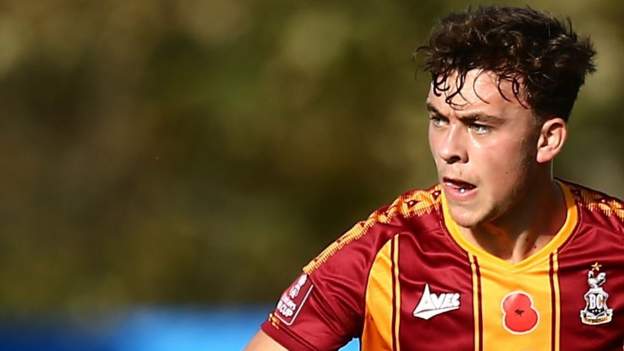 Reece Staunton: Bradford defender ruled out for 12 weeks - BBC Sport