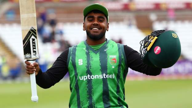 Rehan Ahmed: England all-rounder to stay with Leicestershire until 2027 ...