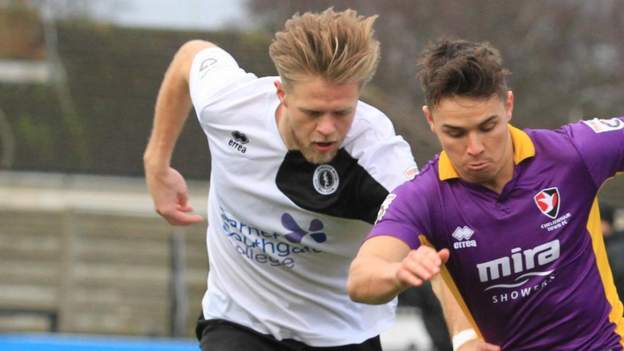 Ben Nunn: Boreham Wood defender joins Dagenham & Redbridge - BBC Sport