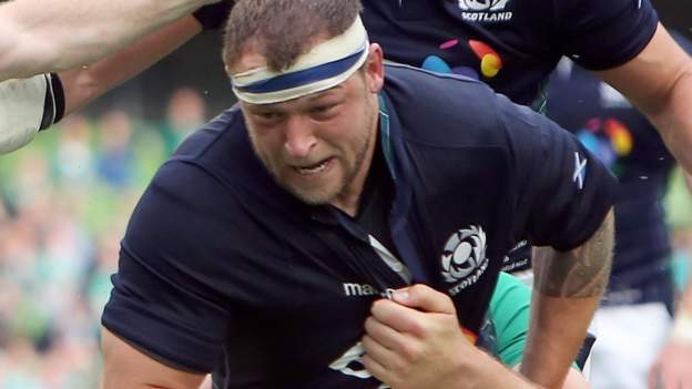 Ryan Grant: Scotland prop avoids broken ankle against Ireland - BBC Sport