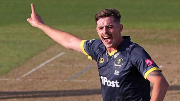 Roman Walker: Leicestershire sign Glamorgan bowler on loan before ...