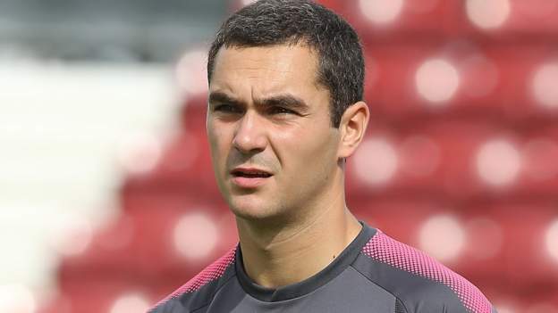 James Shea: Luton Town goalkeeper signs new two-year deal - BBC Sport