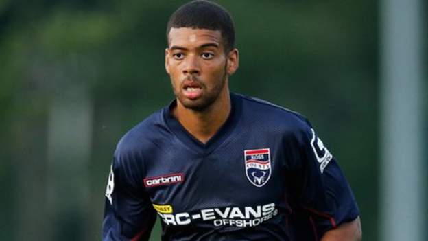 Plymouth Argyle: Ex-Ross County striker Jake Jervis signs - BBC Sport