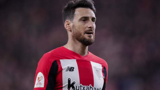 Aritz Aduriz: Spain's oldest goalscorer to retire at 39 - BBC Sport