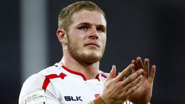 Tom Burgess: England rugby league star has New York Giants trial - BBC ...