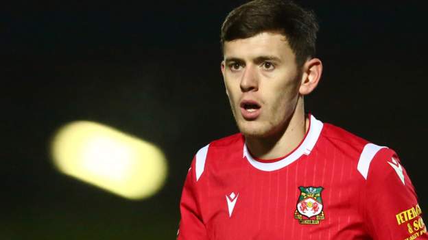 Ben Tollitt: Macclesfield sign winger on short-term deal - BBC Sport