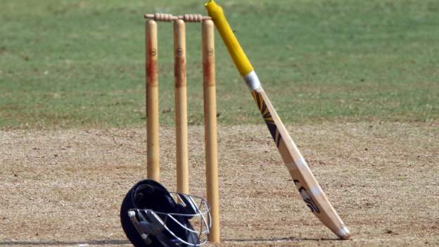 Big Bash League: Bat flip to replace coin toss for 2018-19 - BBC Sport