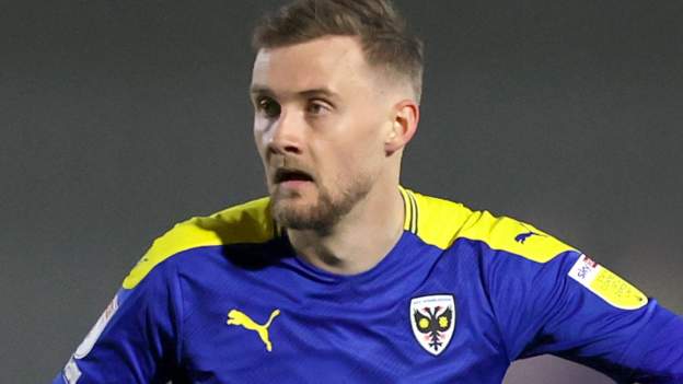 Jacob Mensah & Shane McLoughlin: Morecambe sign duo on one-year deals ...