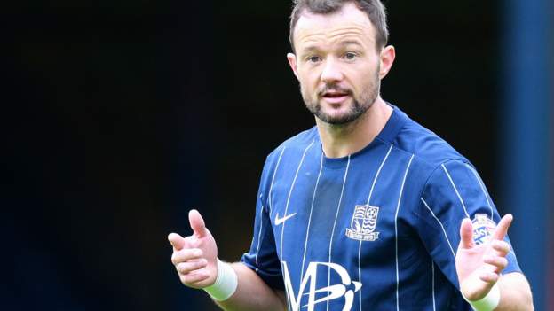 Southend United: Noel Hunt and Myles Weston in group let go by League ...