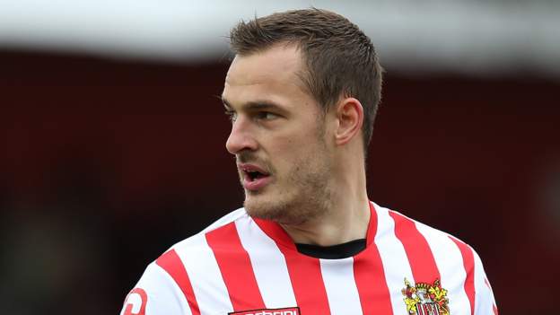 Luke Wilkinson: Yeovil Town sign ex-Stevenage defender on a free ...