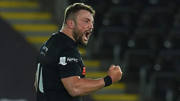 Sam Parry: Wales hooker signs new deal to stay at Osprey - BBC Sport
