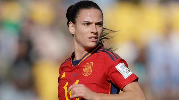 Laia Codina: Arsenal reach agreement for Barcelona defender - BBC Sport