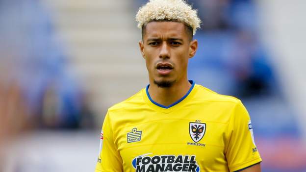 Lyle Taylor: Charlton sign striker following AFC Wimbledon exit - BBC Sport