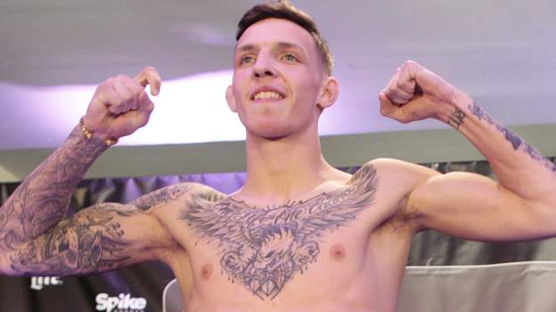 Rhys McKee submits Perry Goodwin at Cage Warriors 102 - BBC Sport