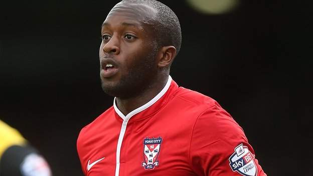 Anthony Straker: Midfielder pens season-long Grimsby deal - BBC Sport