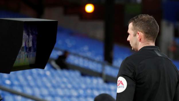 VAR: Premier League referees set to use pitchside monitors - BBC Sport