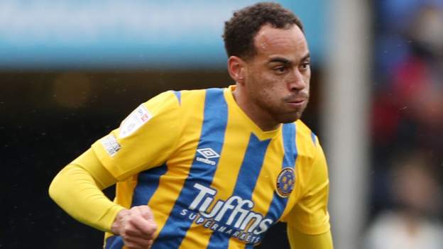 Elliott Bennett: Shrewsbury Town winger to have ankle operation - BBC Sport
